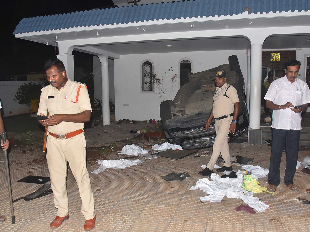 ఆగని ఆగడాలు.. నెల్లూరులో టీడీపీ నేతల అరాచకం (ఫొటోలు) | Nallapareddy Prasanna Kumar Reddy Fires ...